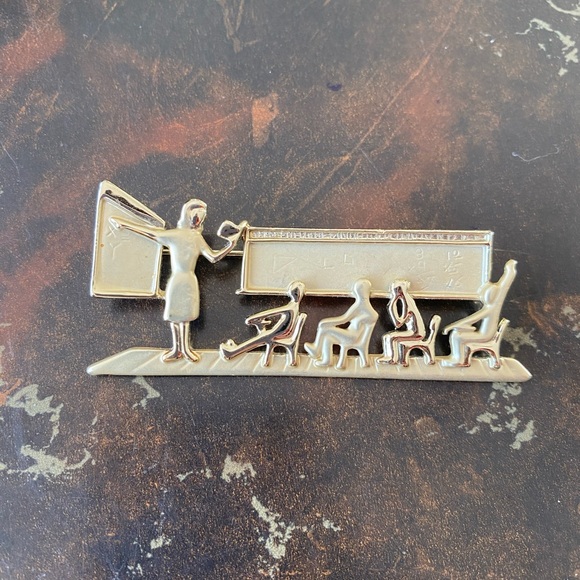 Vintage | Jewelry | Vintage Gold Pin Teacher And Students Classroom ...